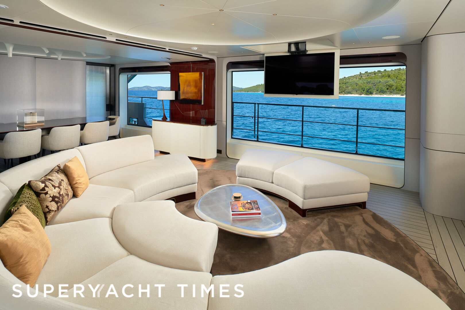 35m Azimut motor yacht Heed enters the market