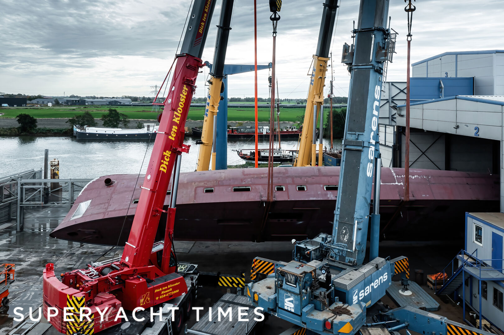Construction update: 37m Moonen 122 Martinique yacht hull turned
