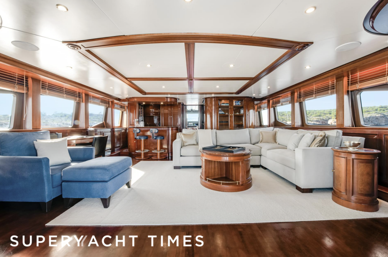 35m Benetti motor yacht Sea Belle for sale
