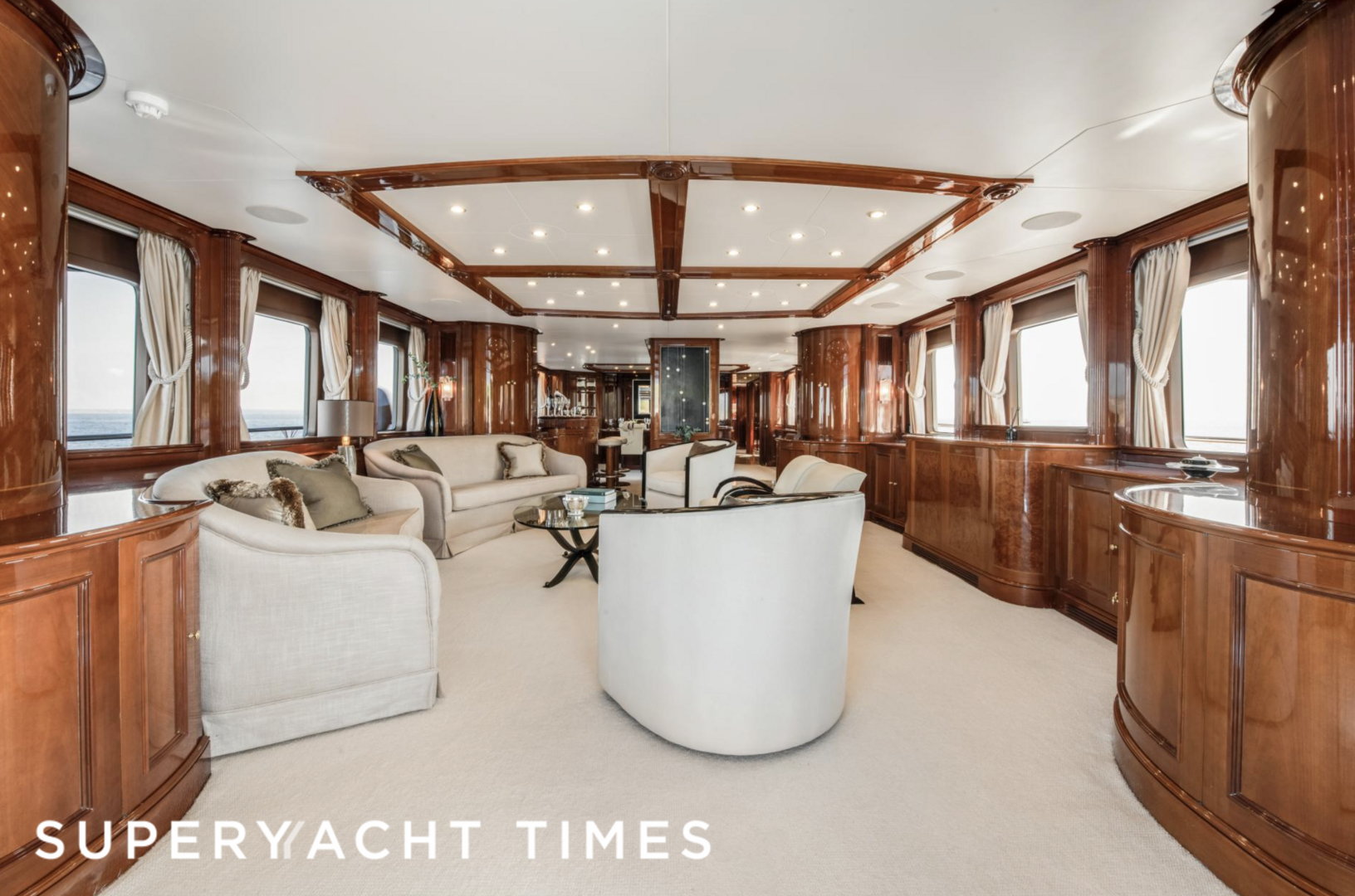 35m Benetti motor yacht Sea Belle for sale