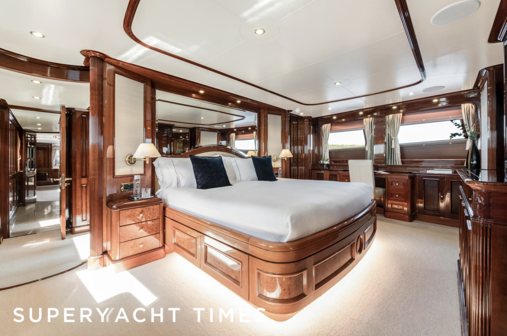 35m Benetti motor yacht Sea Belle for sale