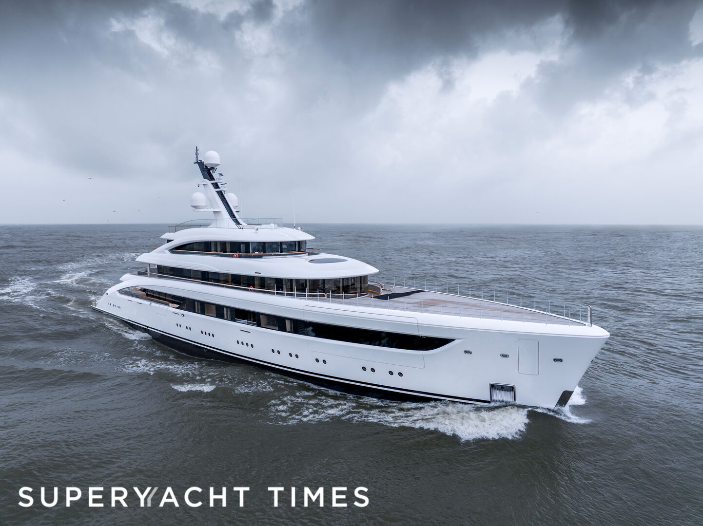 76m Feadship superyacht Alvia seen cruising for the first time