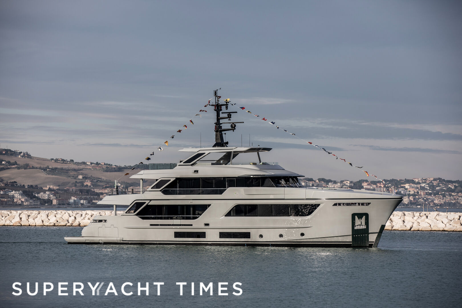 35m CdM RJ 115 motor yacht Pazienza delivered