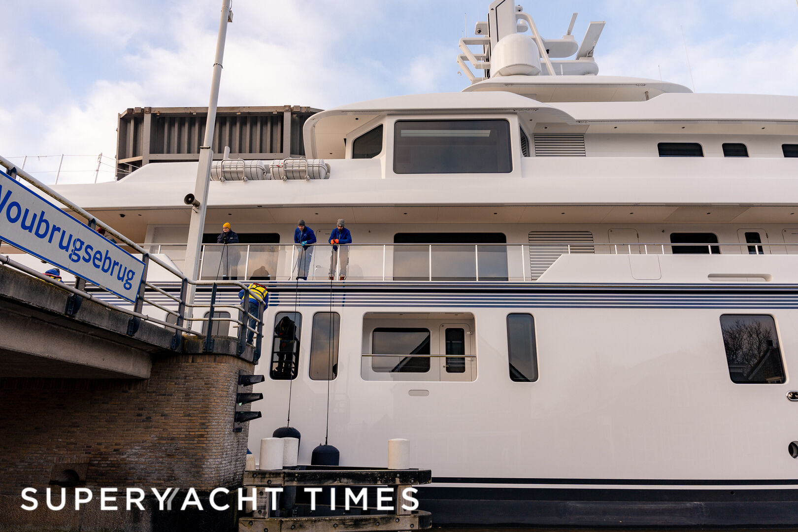 Exclusive: 65m Feadship 711 superyacht transported to Rotterdam