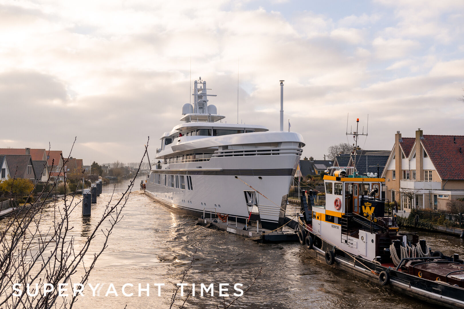 Exclusive: 65m Feadship 711 superyacht transported to Rotterdam