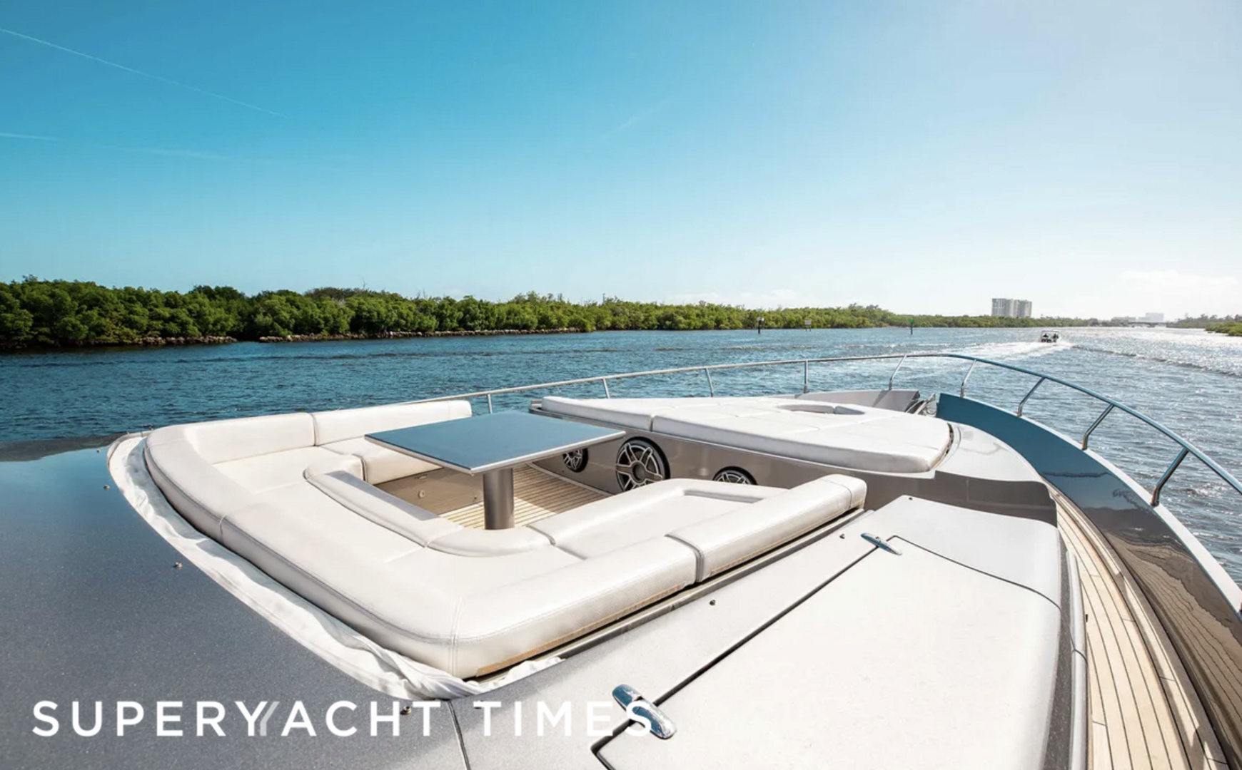 25m Pershing motor yacht Humble & Hungry for sale