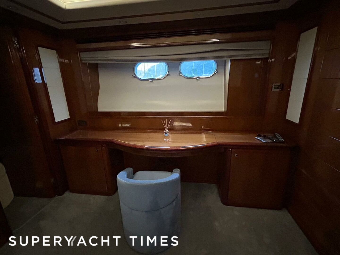 34m Custom Line motor yacht Pandora for sale