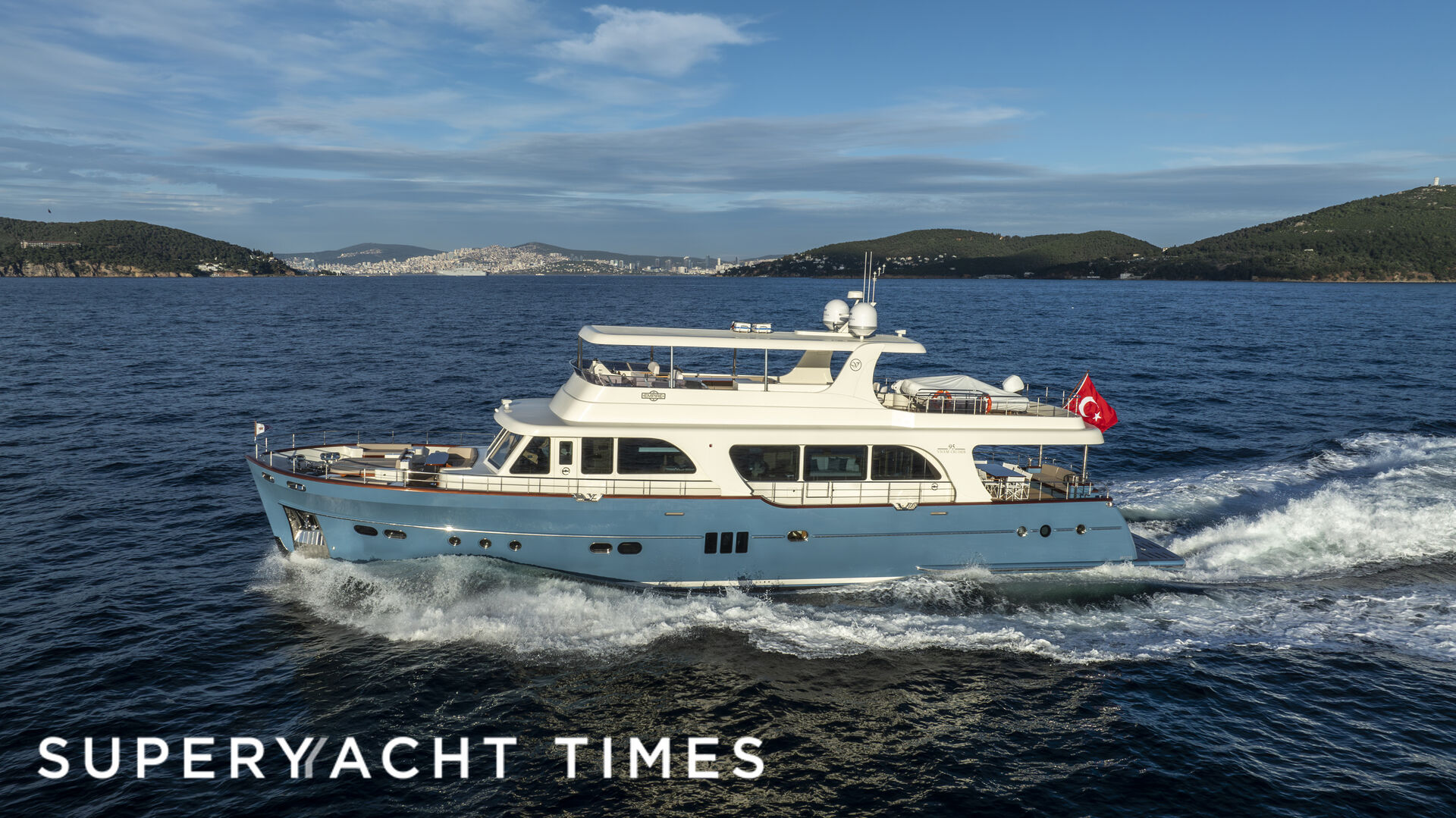 29m full-custom Vicem 95 yacht Empire delivered to Australia