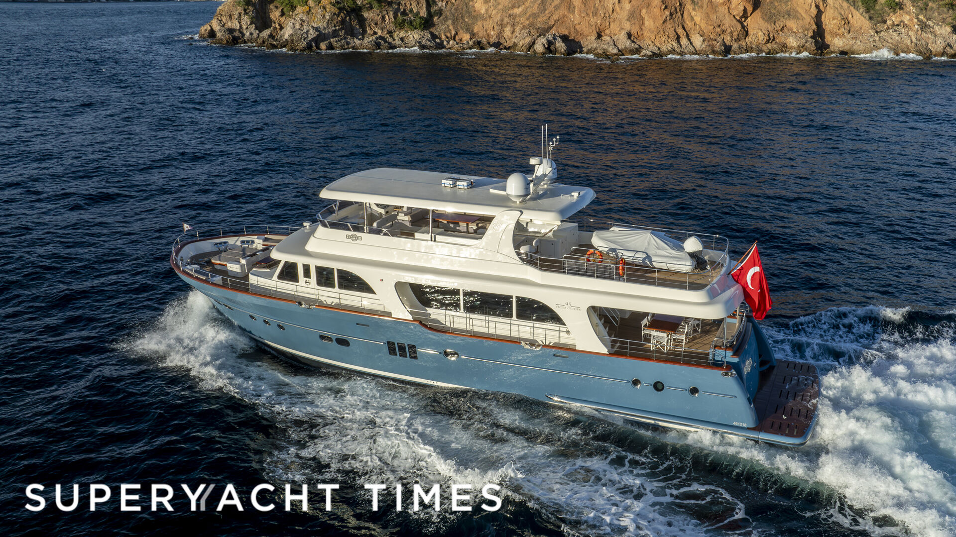 29m full-custom Vicem 95 yacht Empire delivered to Australia