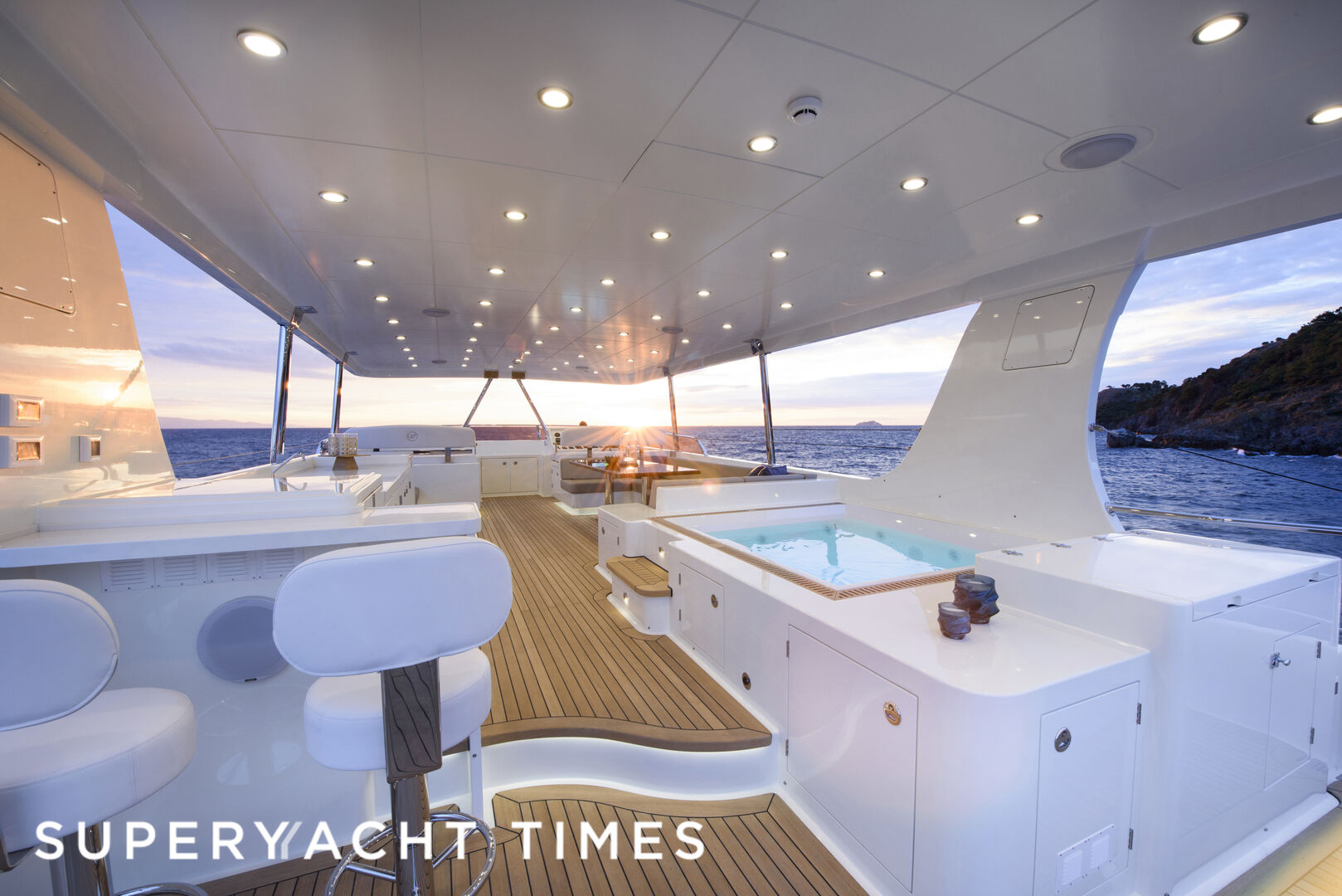 29m full-custom Vicem 95 yacht Empire delivered to Australia