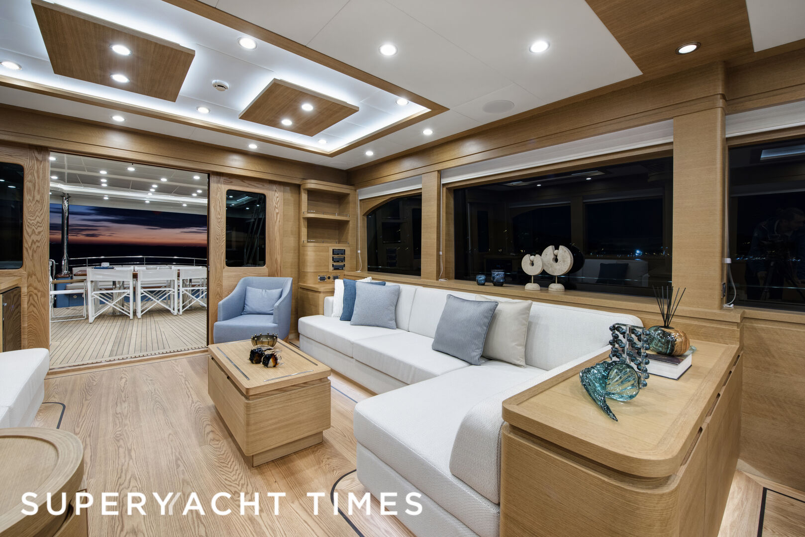 29m full-custom Vicem 95 yacht Empire delivered to Australia