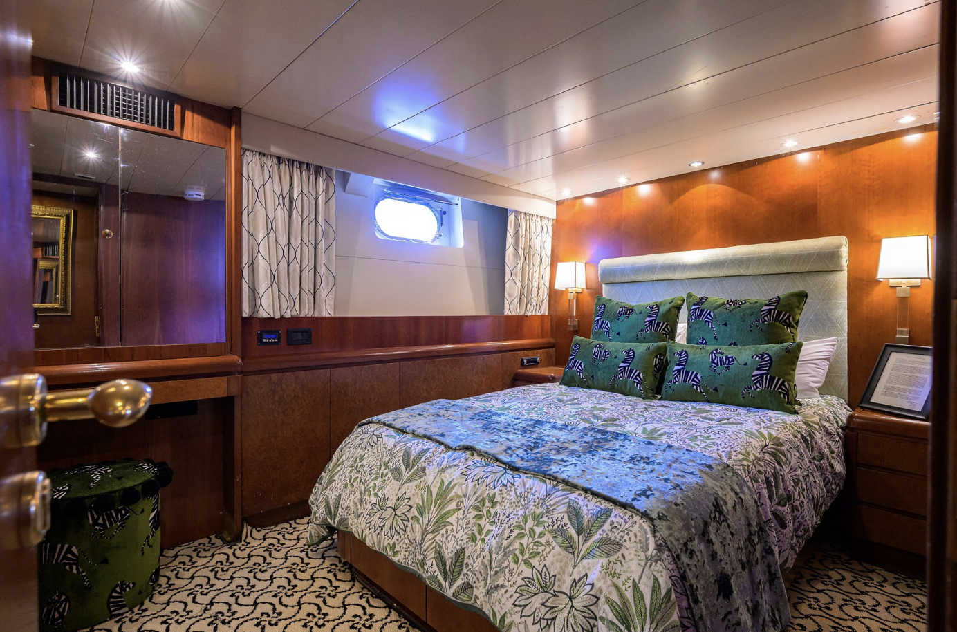 30m motor yacht Cipango enters the market