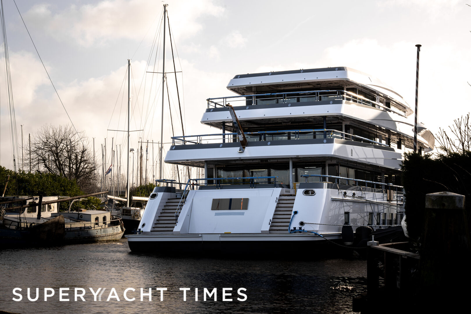 61m Hakvoort S-Class Project Asia superyacht launched