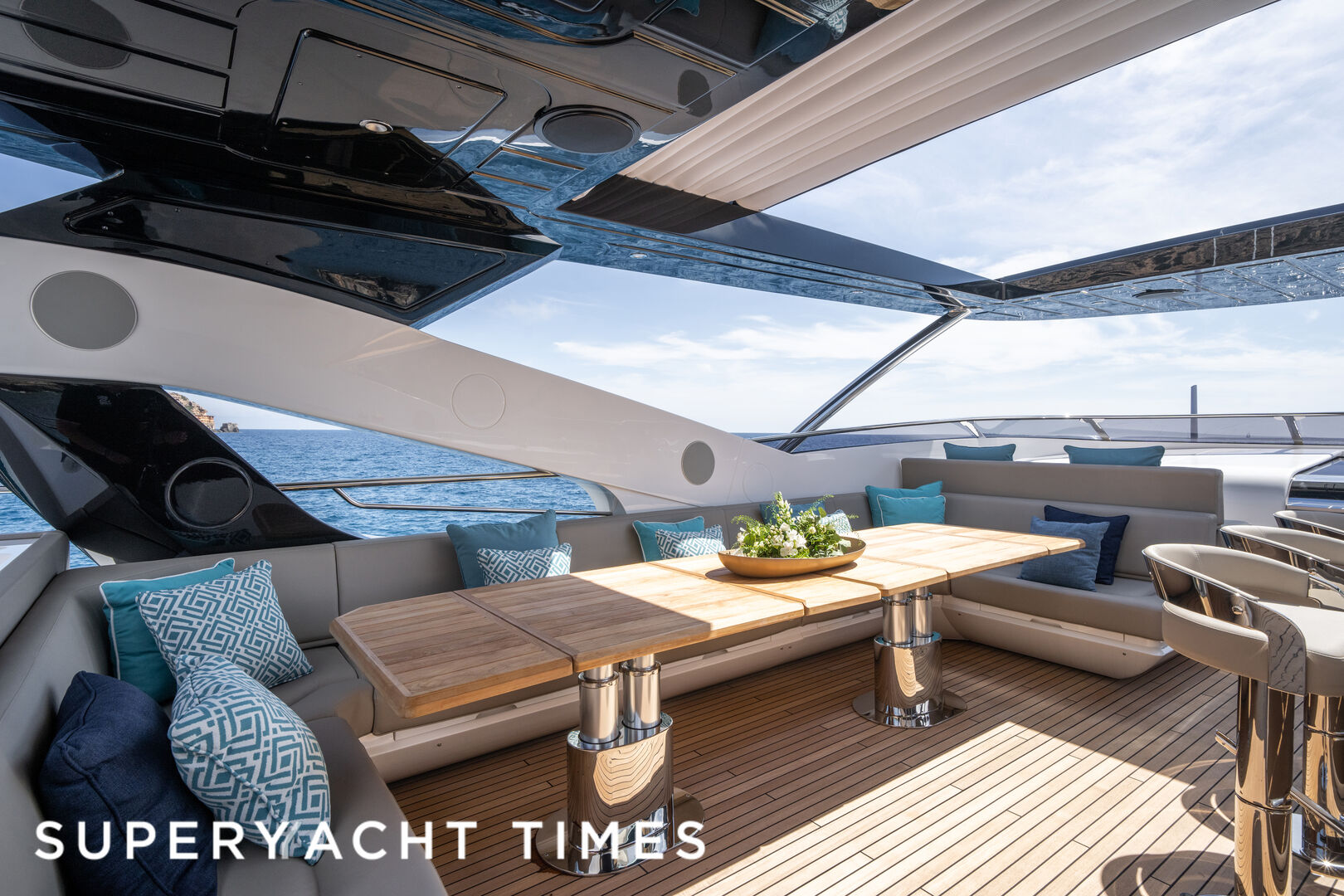 Onboard 28m custom Sunseeker Meros 95 yacht Blue Infinity One