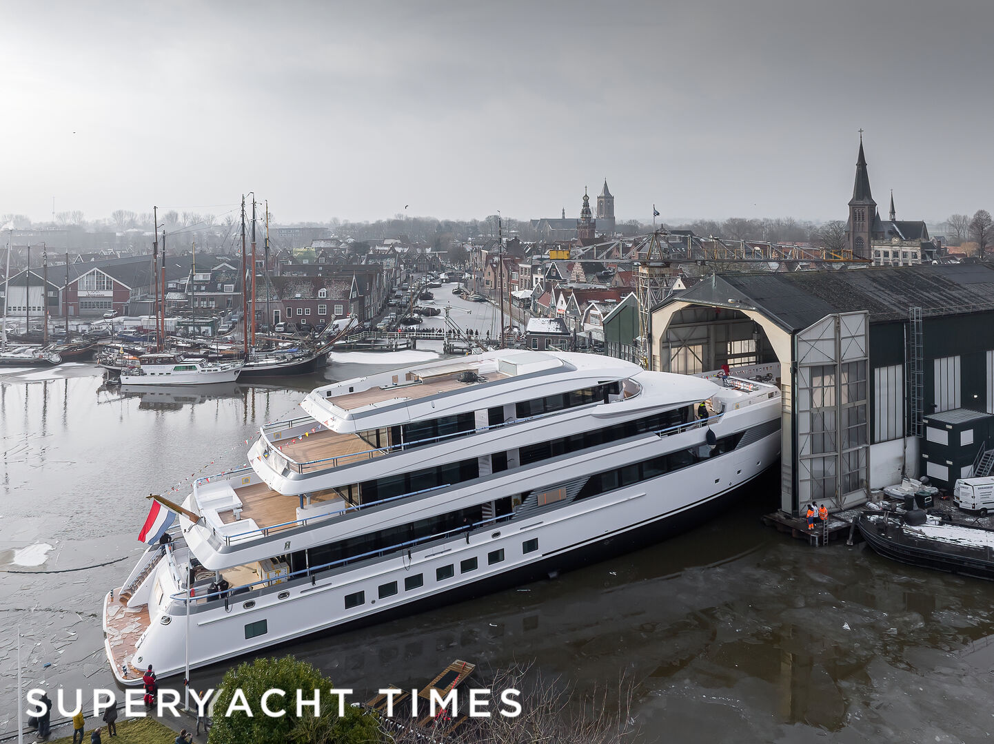 61m Hakvoort S-Class Project Asia superyacht launched
