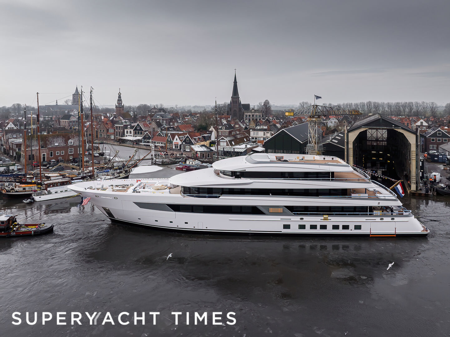 Size matters: Engineering, exterior design and naval architecture at ...