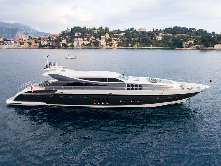 34m Leopard motor yacht Walindi sold