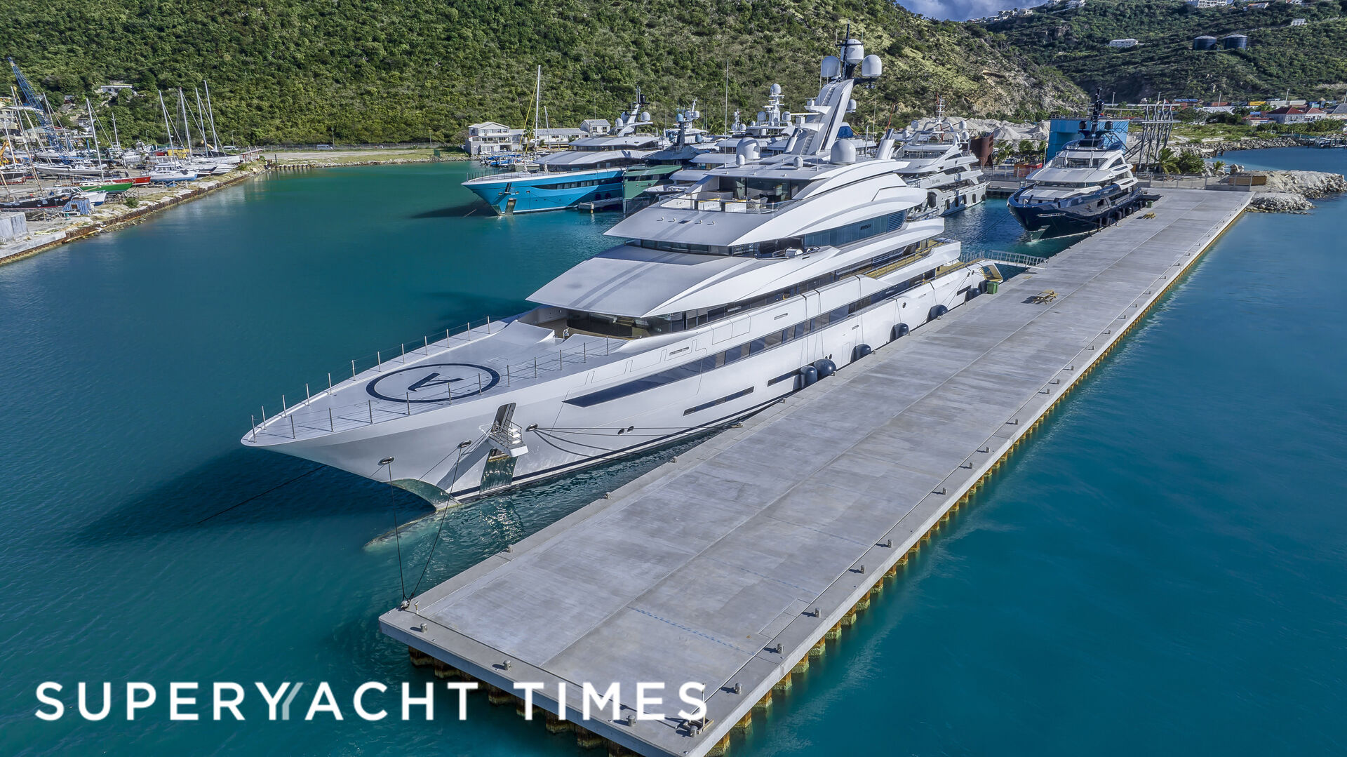 87m Lürssen superyacht Avantage in the Caribbean