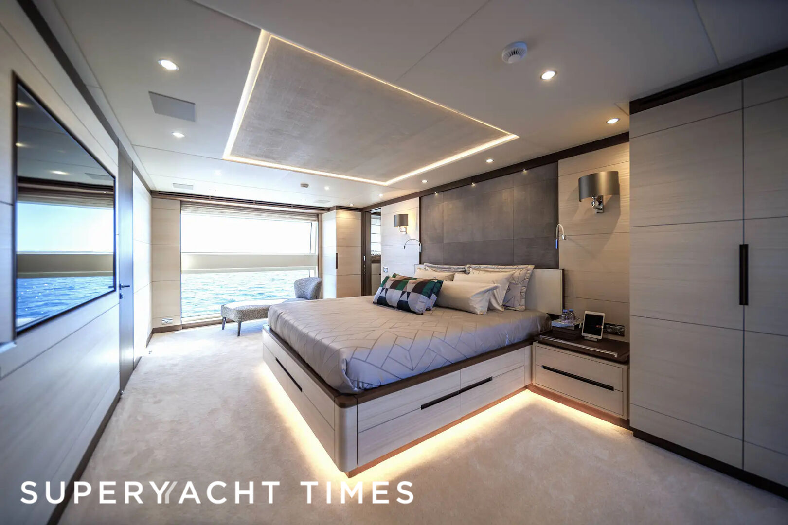 Benetti 38m motor yacht Exinity for sale
