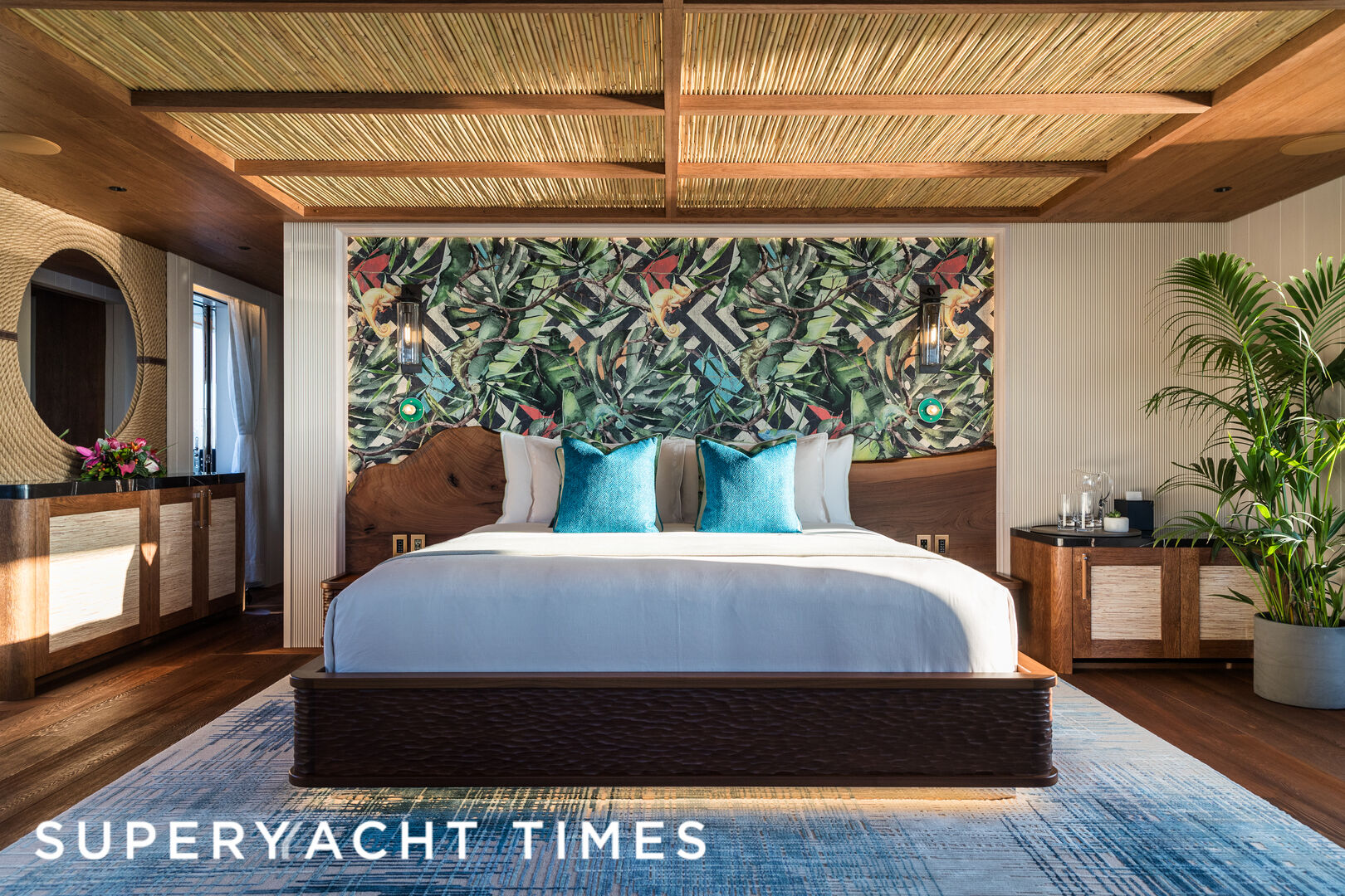 First Look: 47m Dunya superyacht King Benji delivered