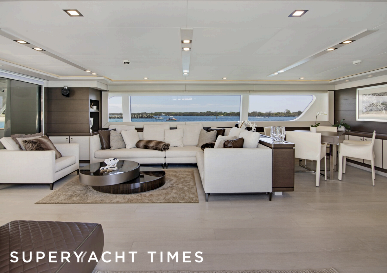 Custom Line 33m yacht Pinnacle for sale