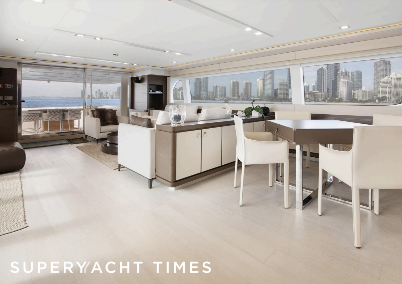 Custom Line 33m yacht Pinnacle for sale