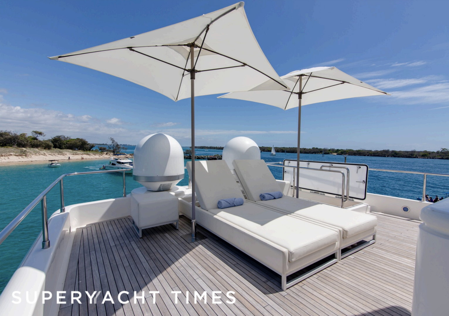 Custom Line 33m yacht Pinnacle for sale