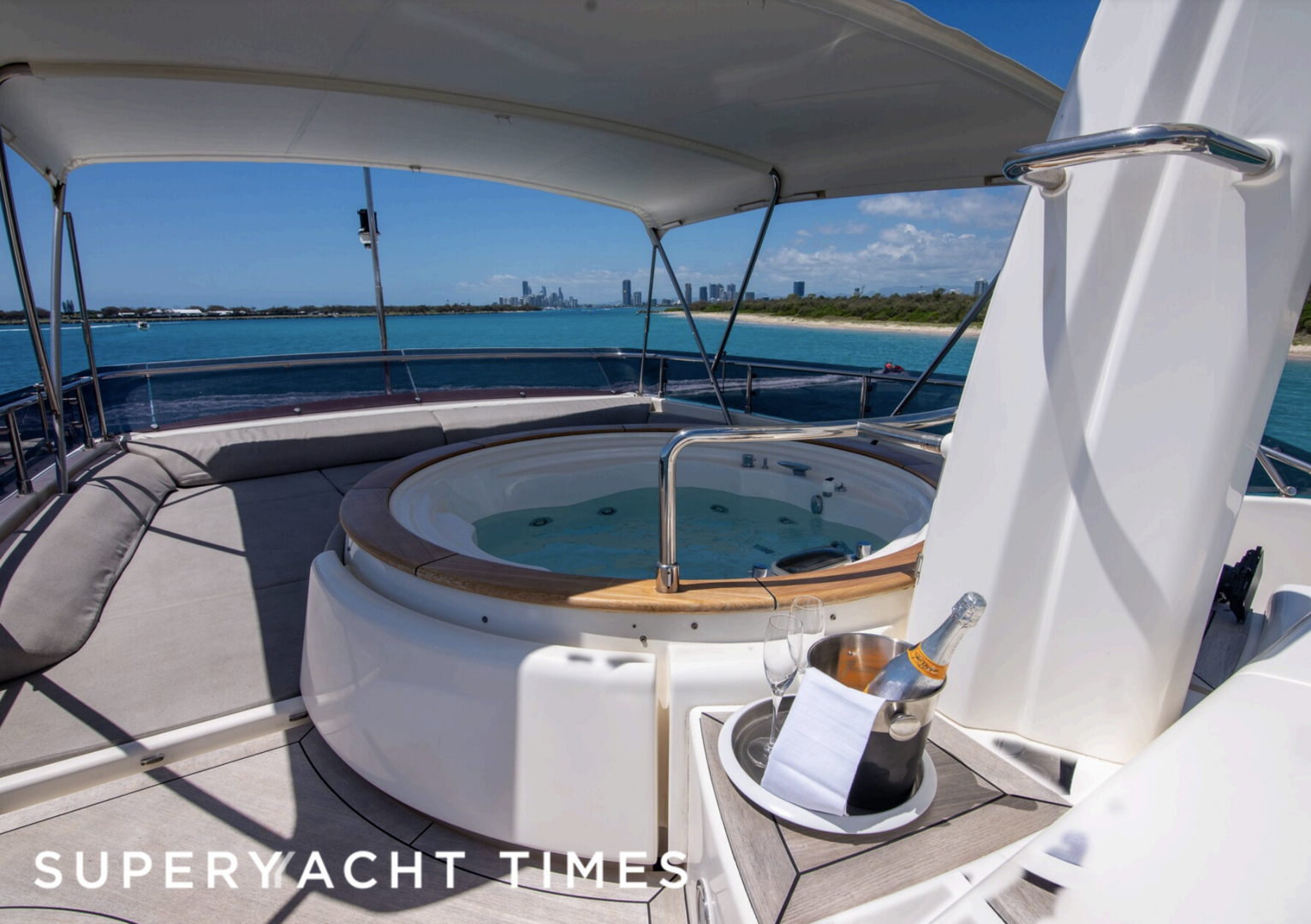 Custom Line 33m yacht Pinnacle for sale