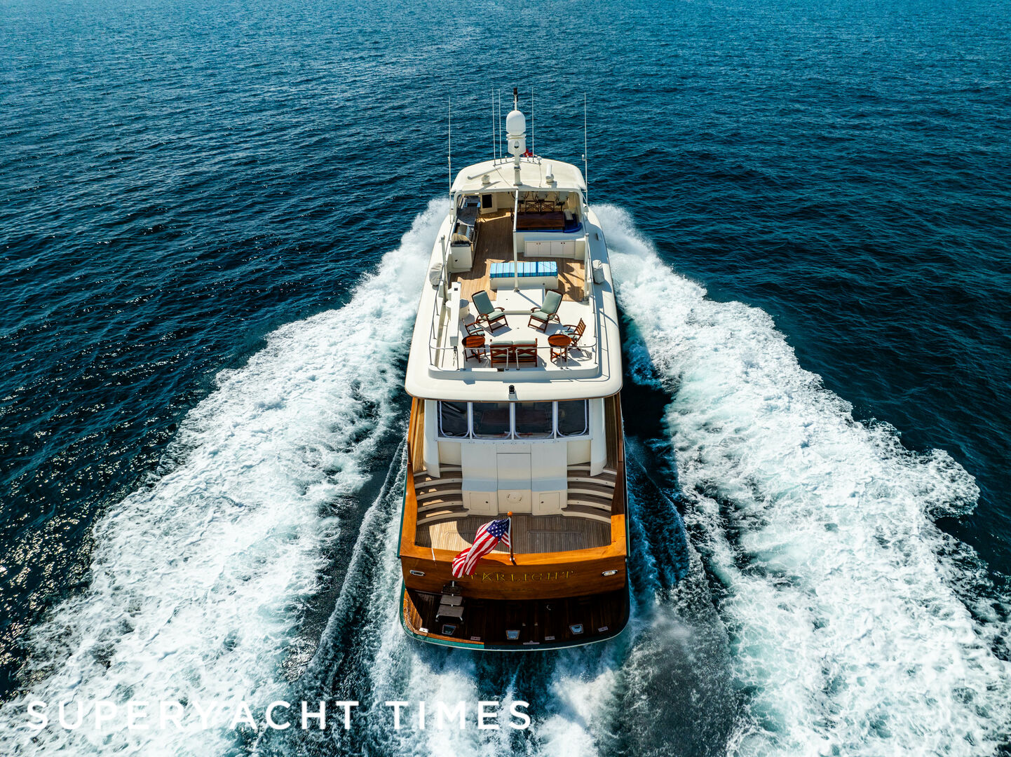 32m Derecktor motor yacht Starlight for sale