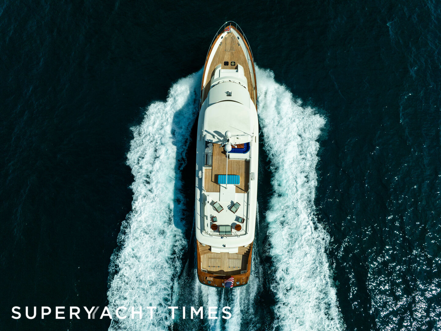32m Derecktor motor yacht Starlight for sale
