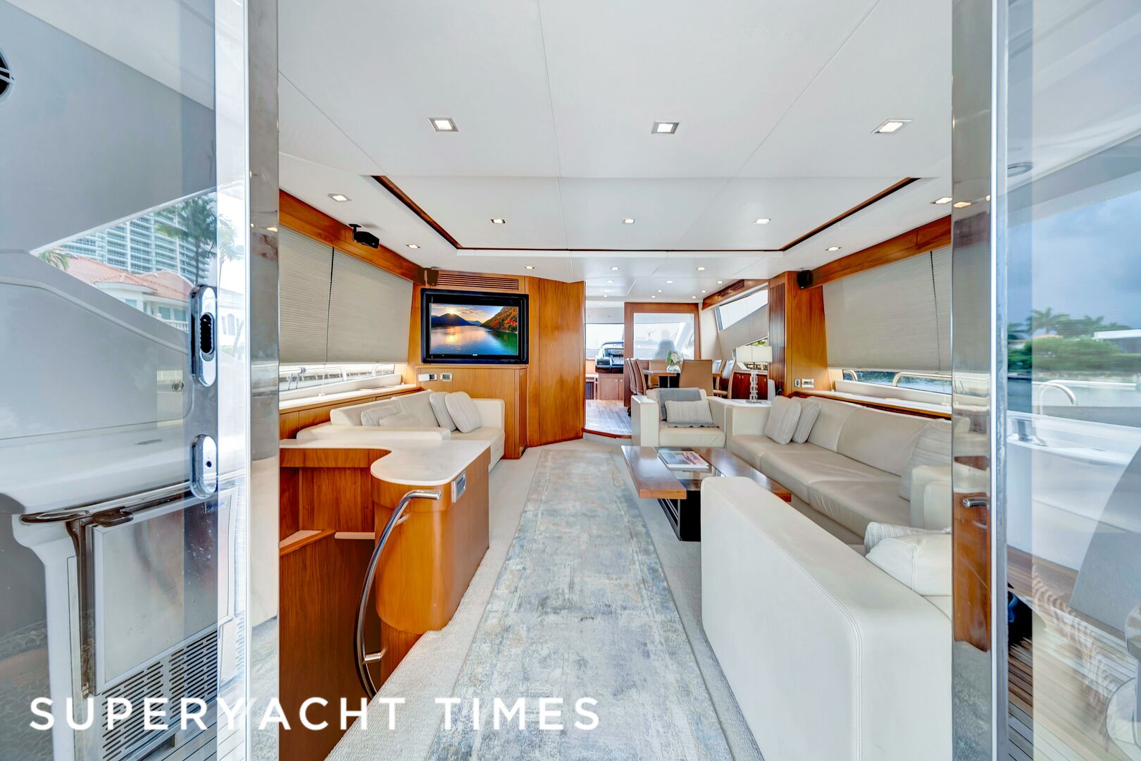 24m Sunseeker motor yacht Quattro sold
