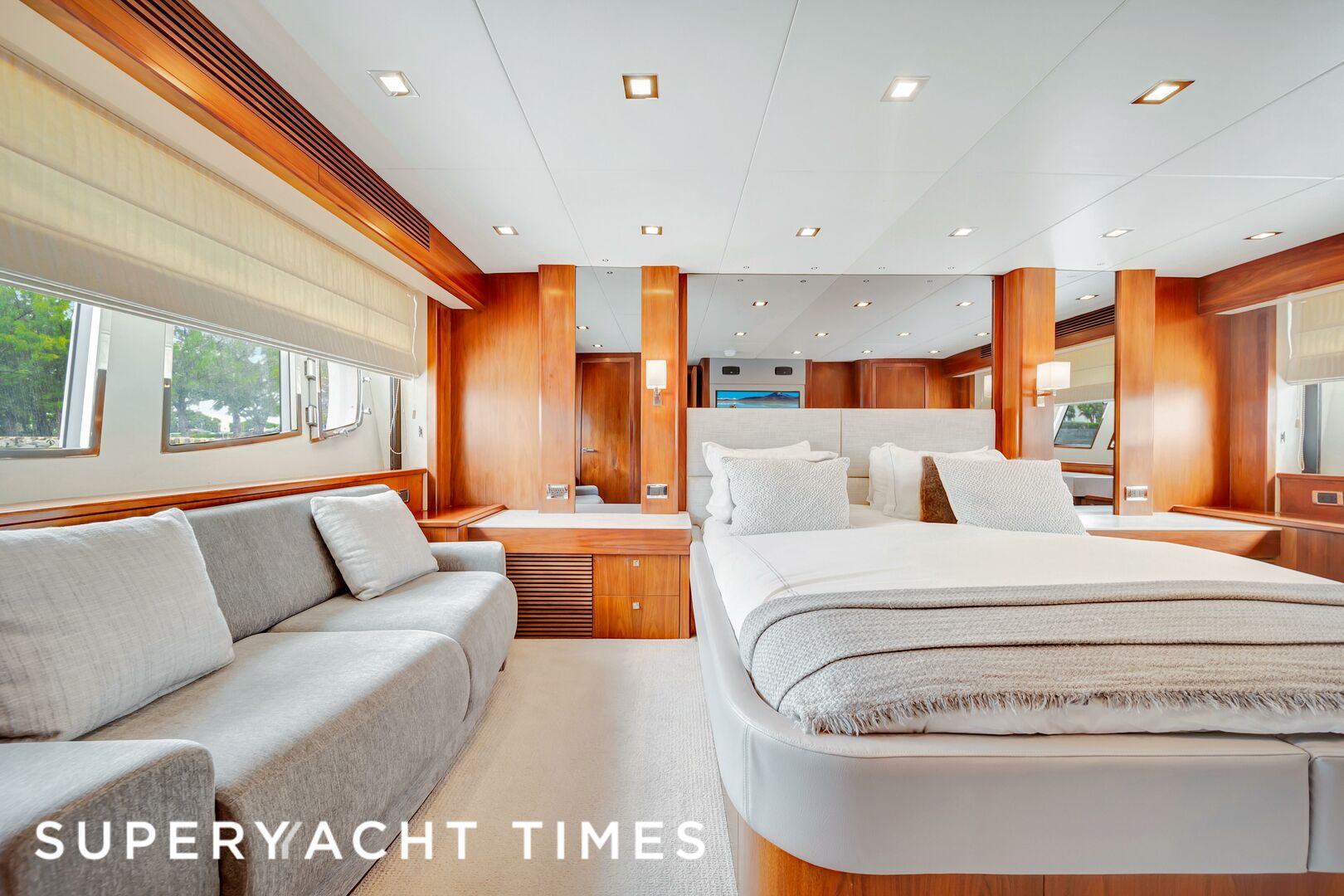 24m Sunseeker motor yacht Quattro sold