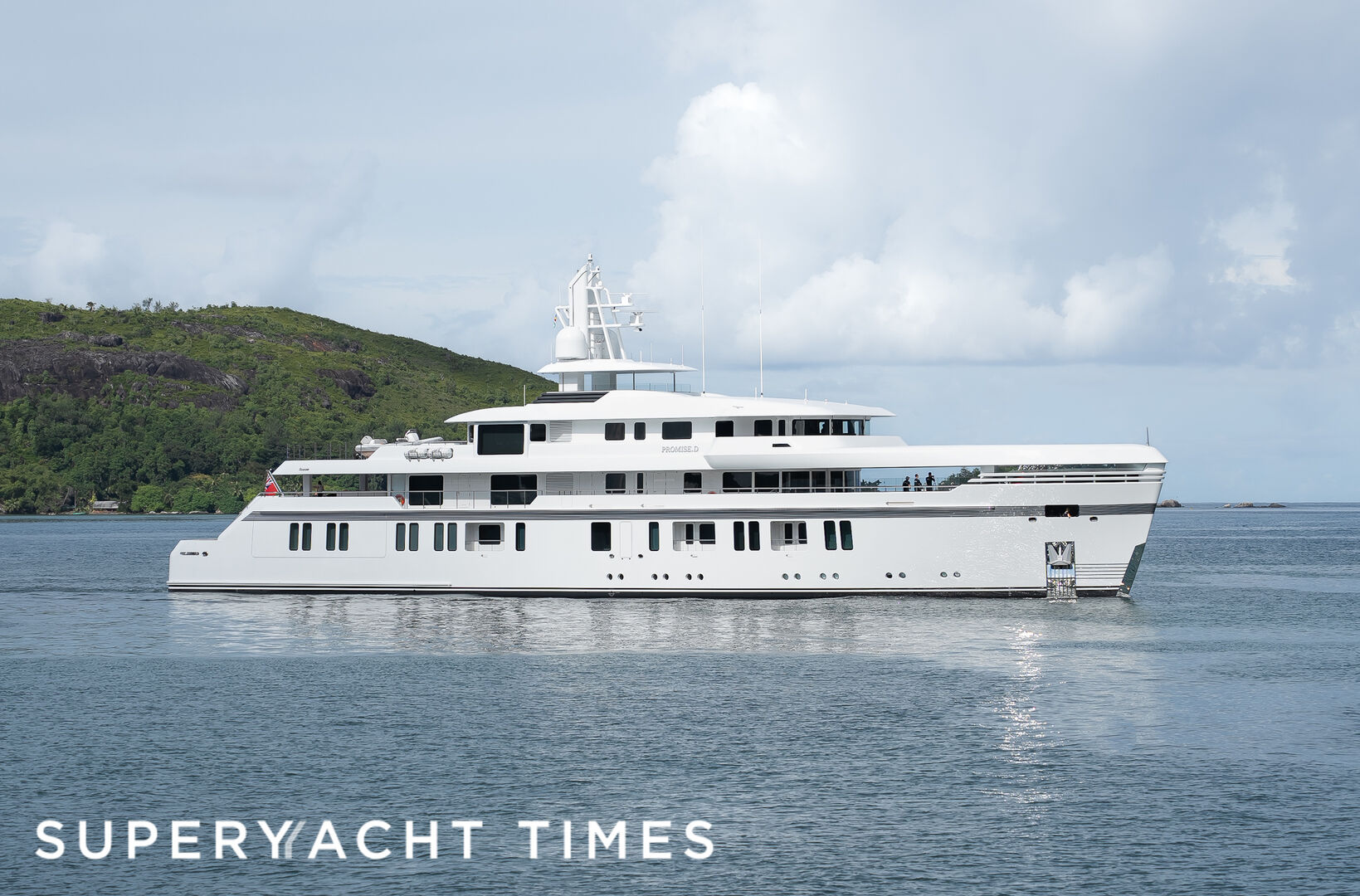 65m Feadship superyacht Promise.d in the Seychelles