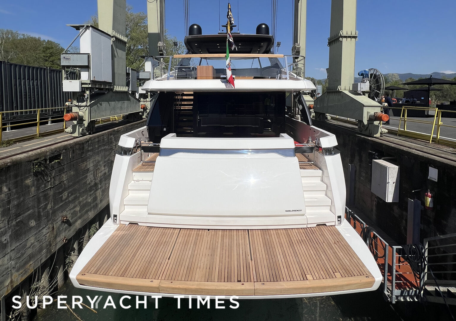 28m Sanlorenzo SL90 Asymmetric motor yacht launched