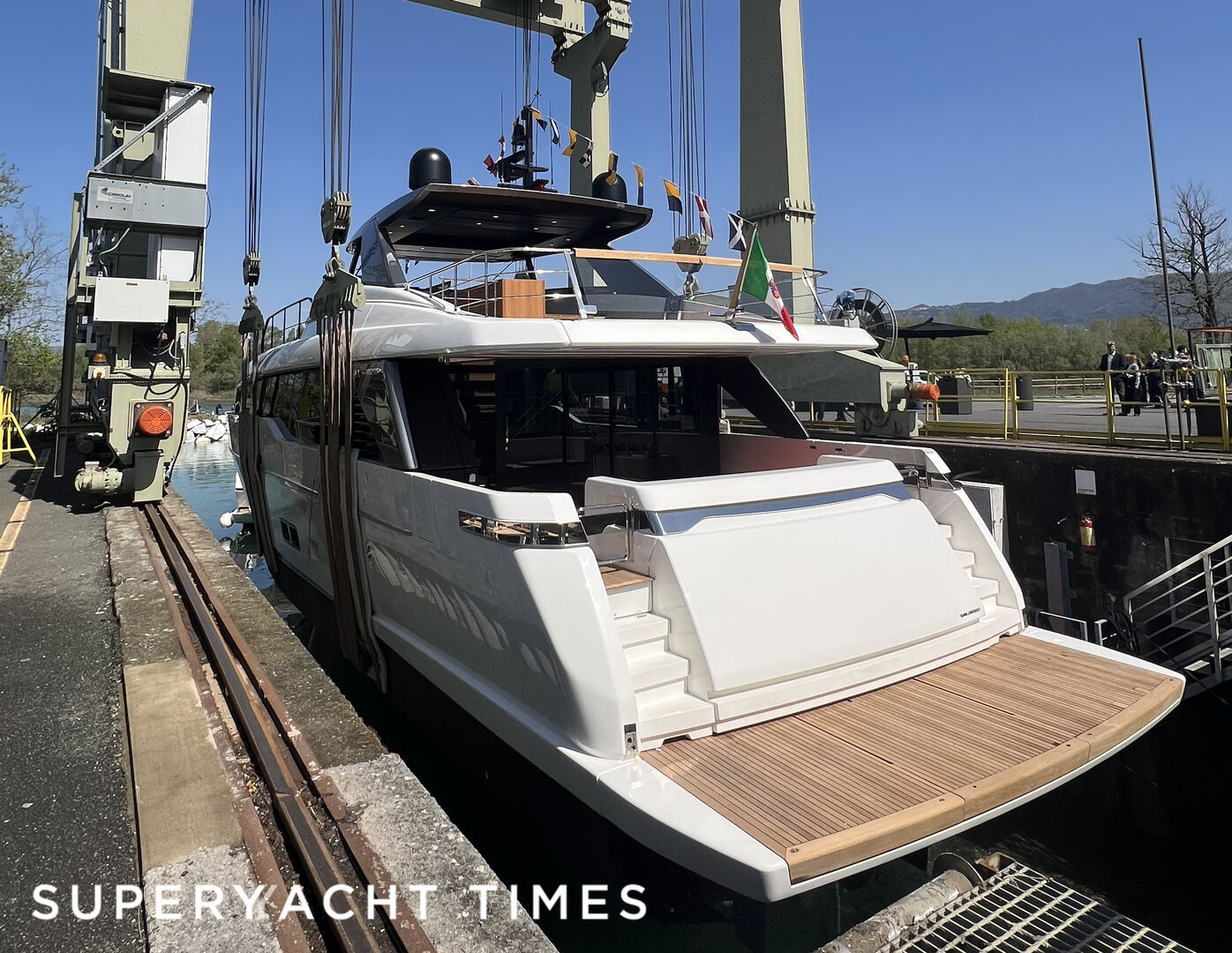 28m Sanlorenzo SL90 Asymmetric motor yacht launched