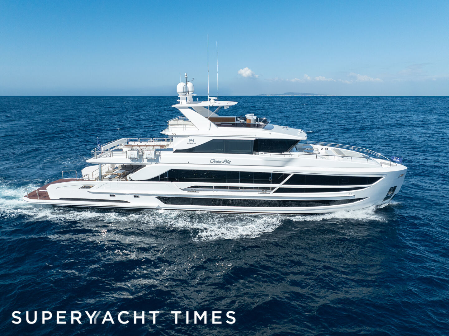 Introducing the first 33m Horizon FD108 motor yacht Ocean Lily