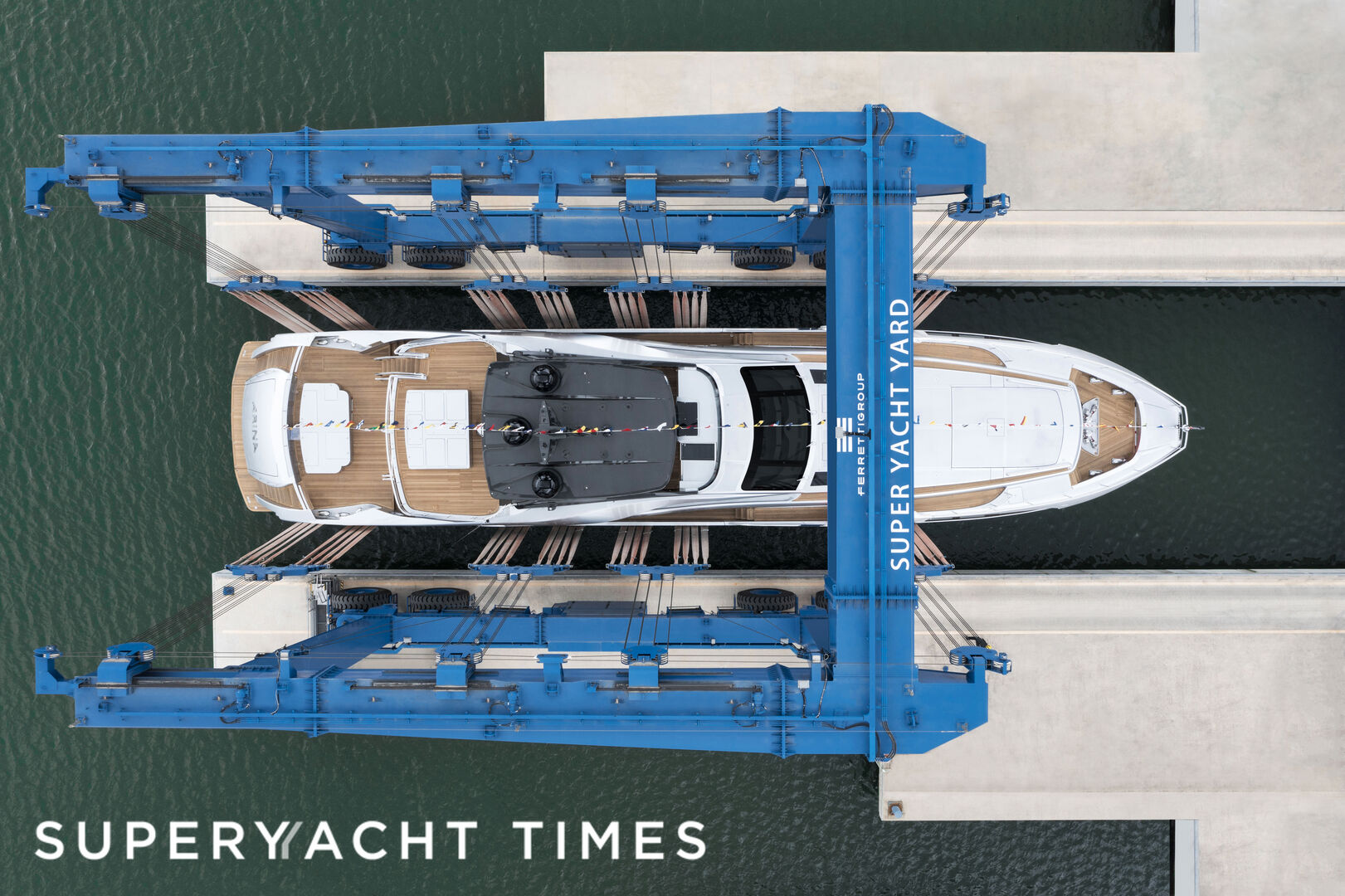 Video: Fourth 43m Pershing 140 superyacht Arina launched