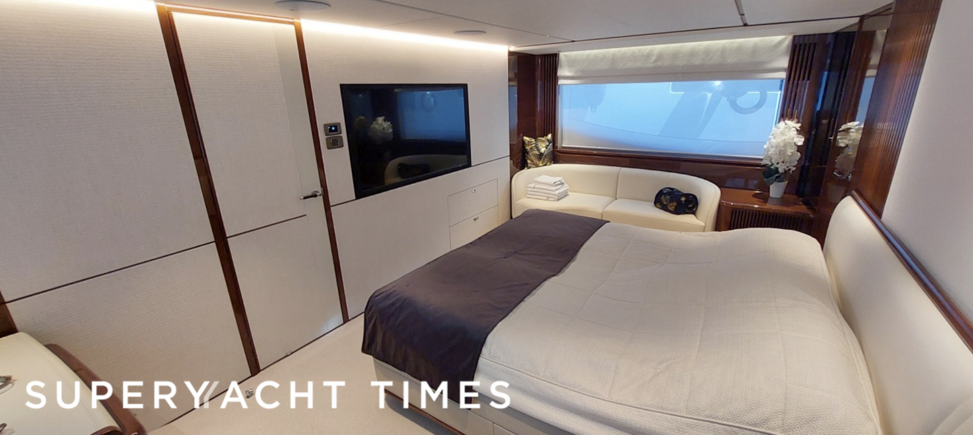 25m Princess motor yacht Perla sold