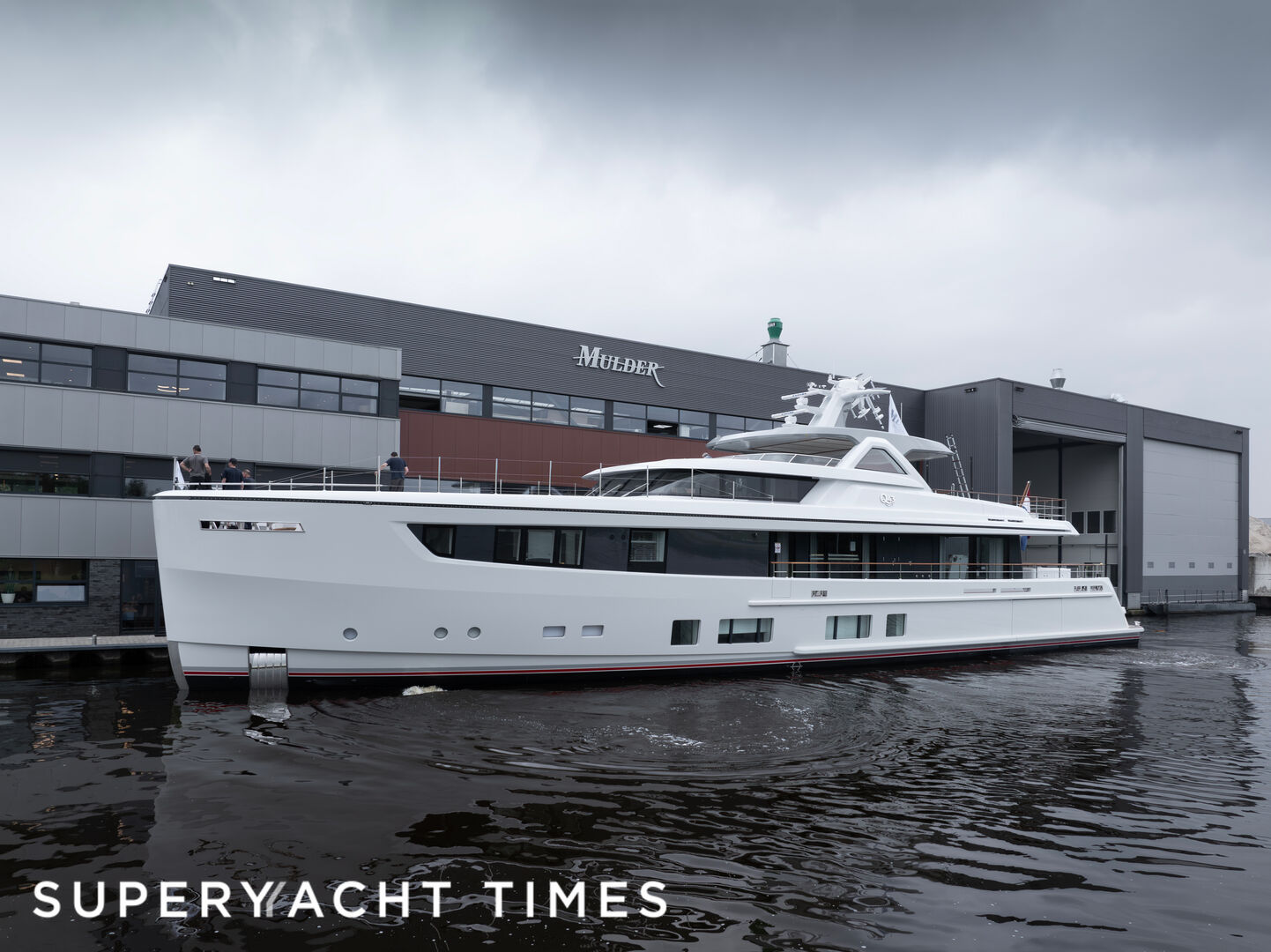 36m Mulder ThirtySix motor yacht Q43 prepares for delivery