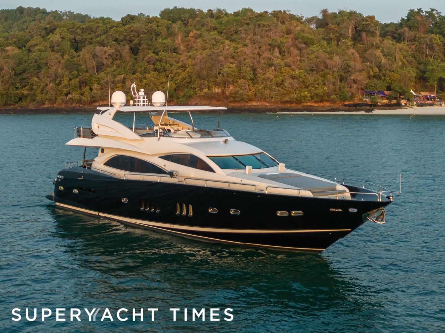 28m Sunseeker 90 Motor Yacht Maxxx 2 For Sale