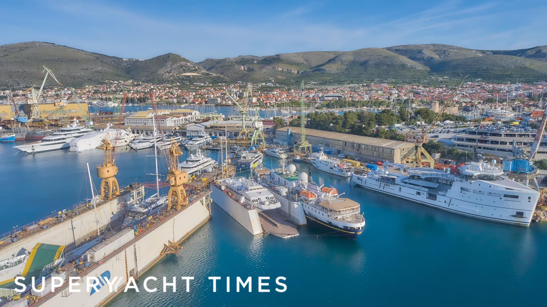 Adria Docks signs contract for new 85m hybrid floating dock