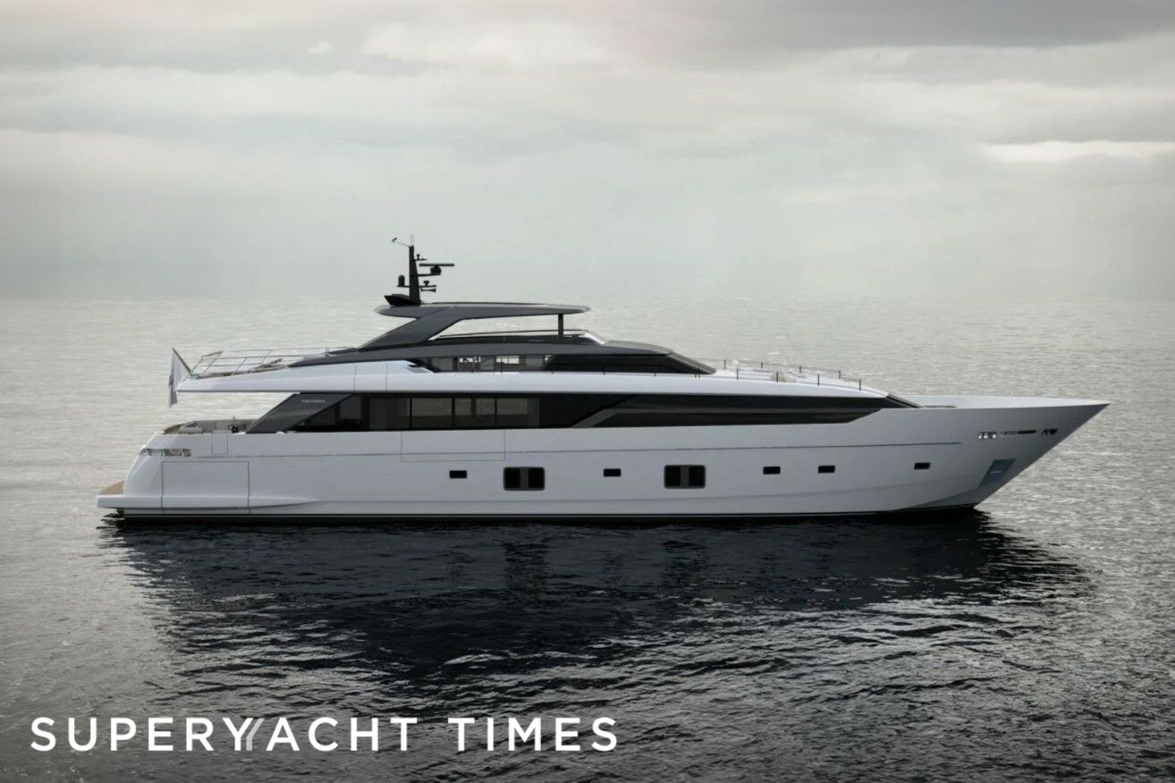 37m Sanlorenzo motor yacht Stella on the market
