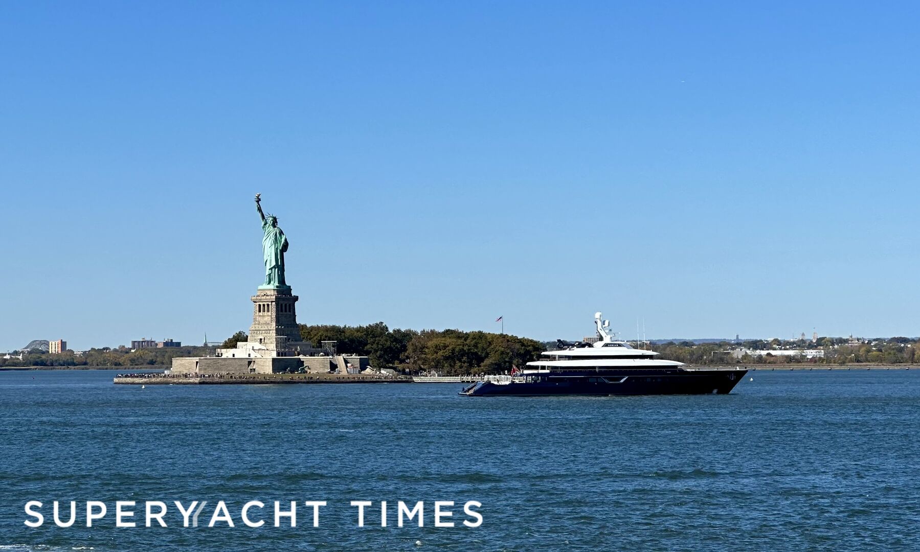 87m Feadship superyacht Lonian in New York