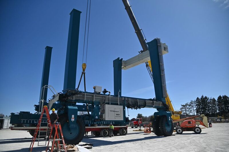 Marine Travelift expands operations into Florida