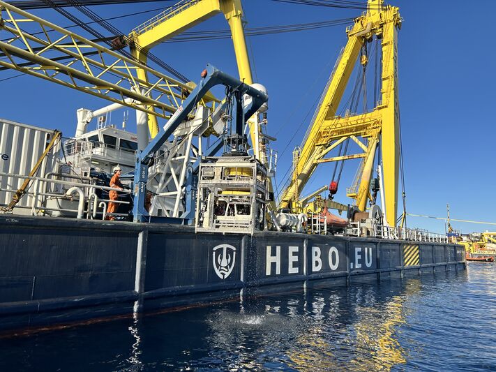 56m sunken Bayesian yacht hull to be raised by end of June