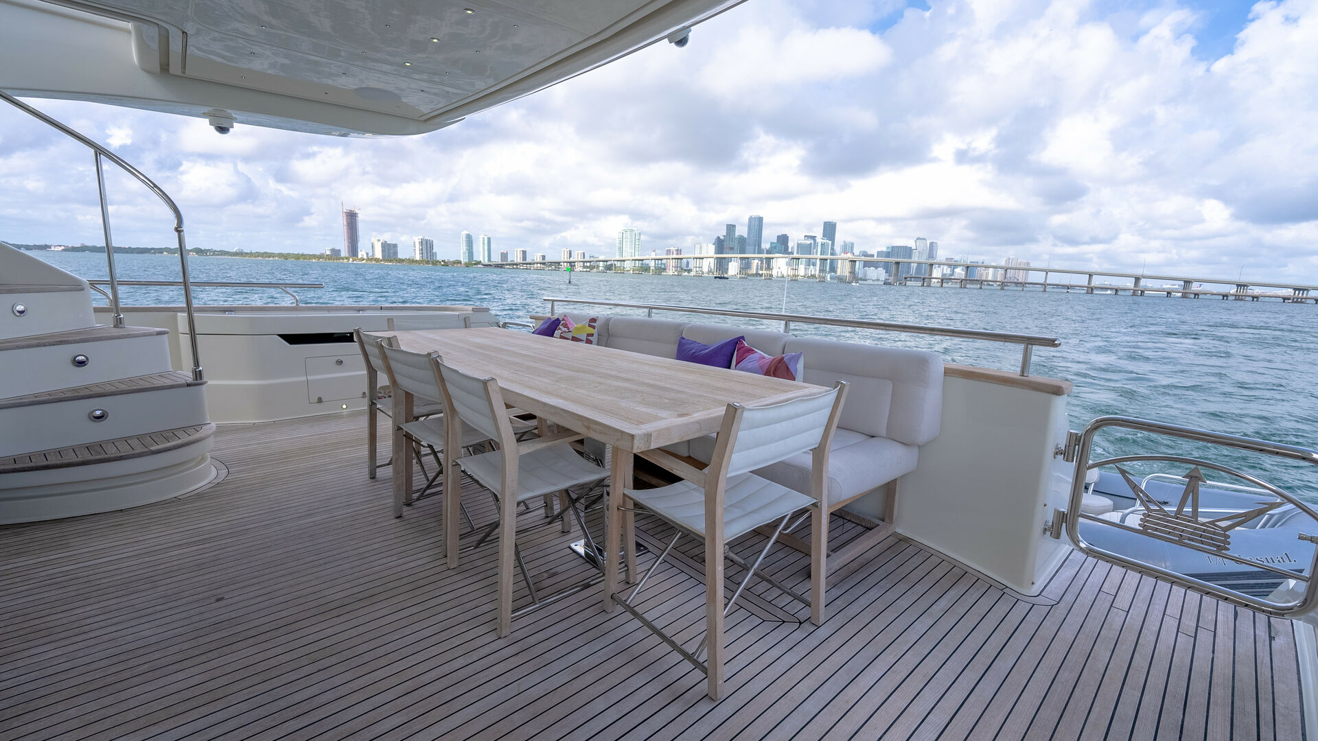 29m Dominator motor yacht Casual sold