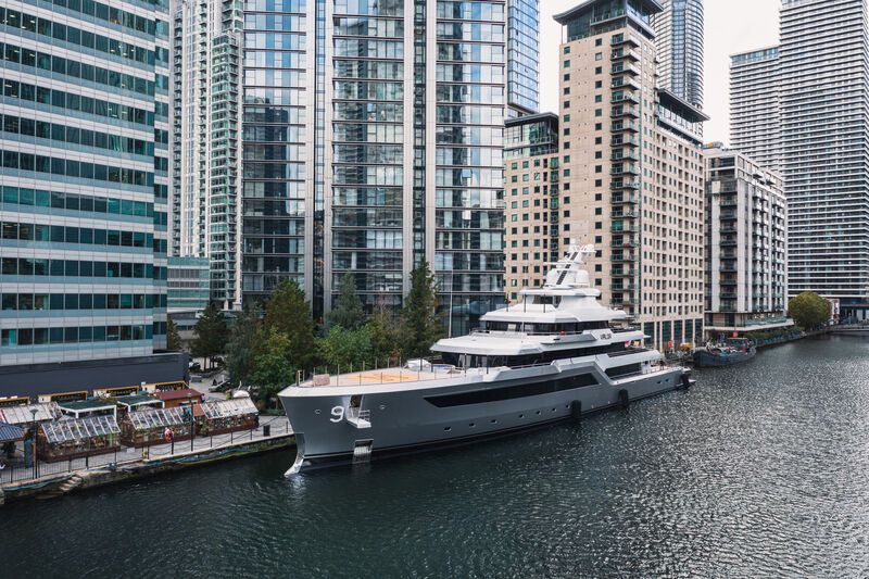 80m Feadship superyacht Valor in London