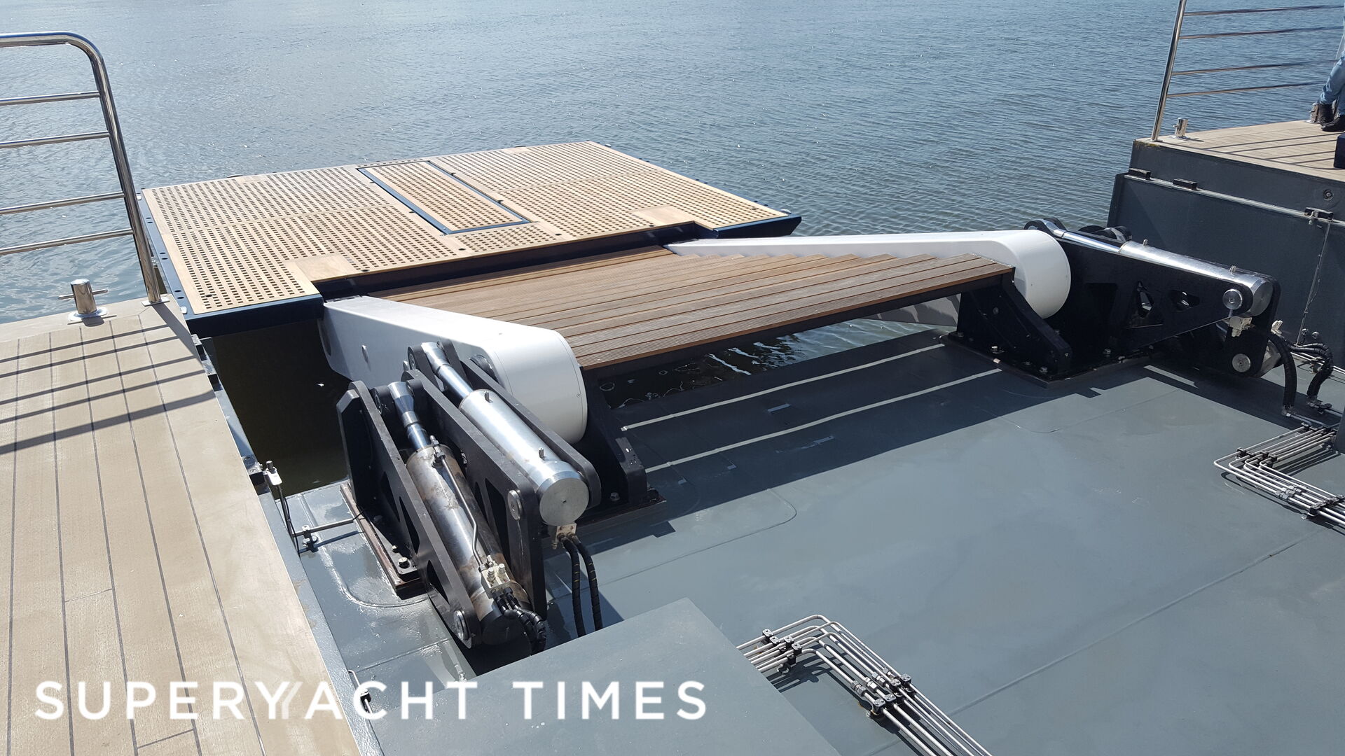 Transform your superyacht with Hydromar’s Seascape bathing platform