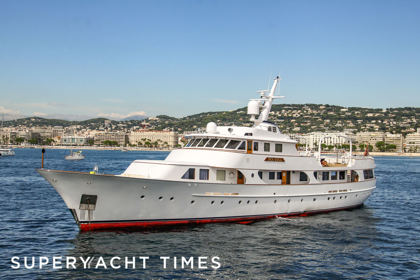 40m Feadship yacht Seagull of Cayman joins the market