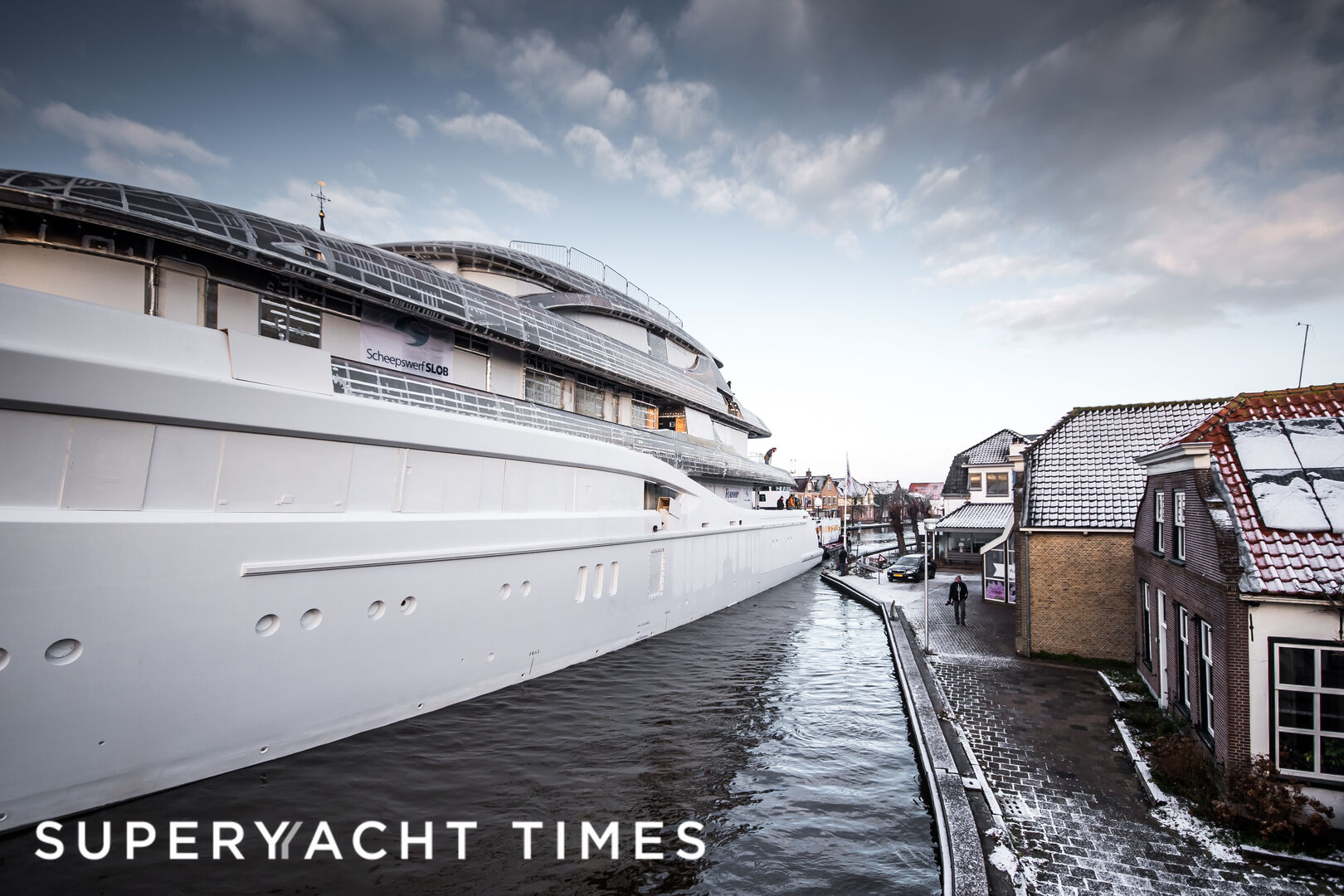 In Pictures: Hull of 72m Feadship project 705 on the move